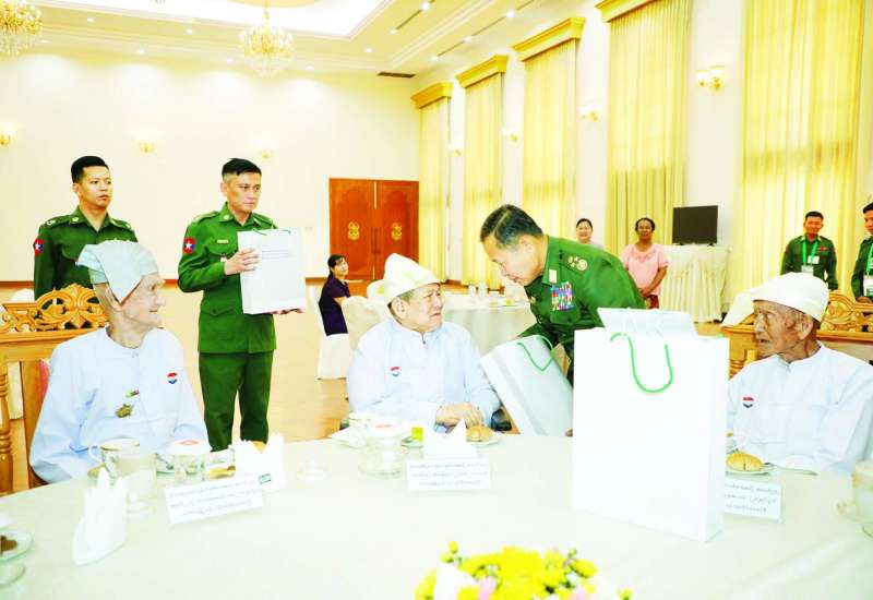 အစိုးရရုံးပိတ်ရက်နှင့် အများပြည်သူအလုပ်ပိတ်ရက်များ၏ ကြားရက်များကို တစ
