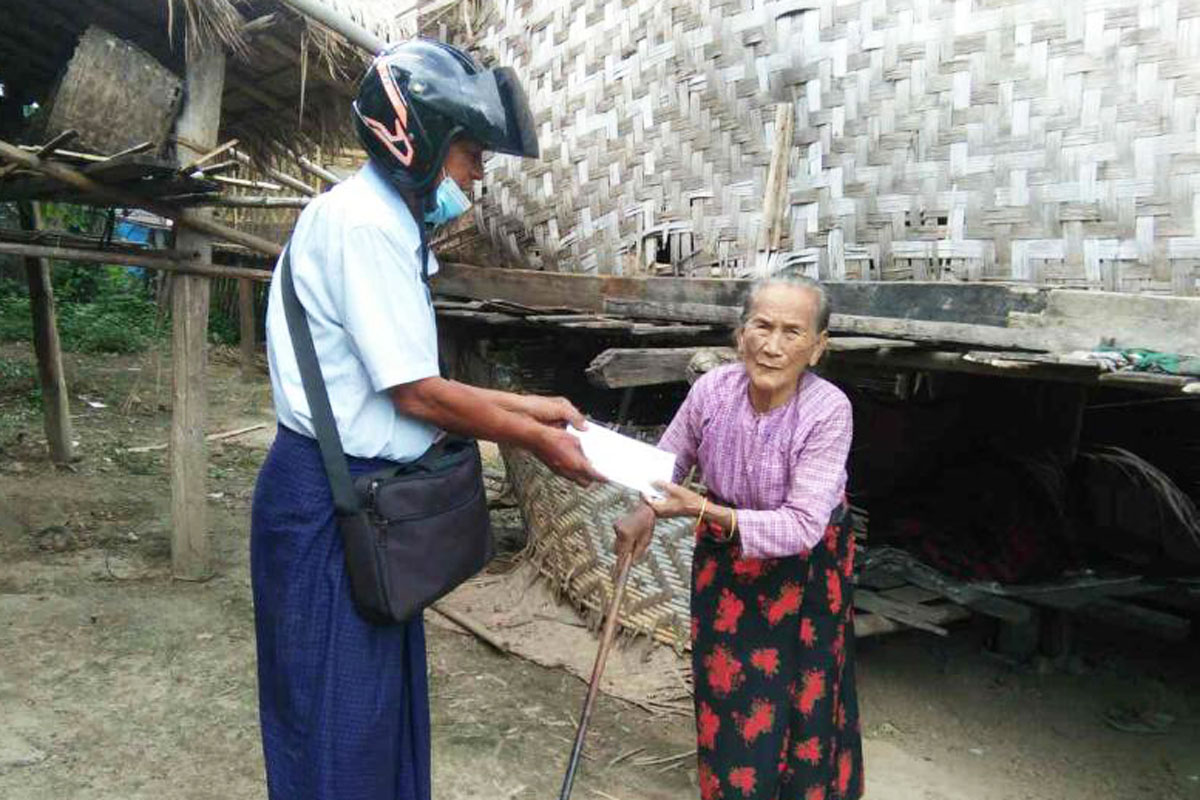 ပုဗ္ဗသီရိမြို့နယ်၌ အသက် ၈၅ နှစ်နှင့်အထက် ဘိုးဘွားများအား လူမှုရေးပင်စင