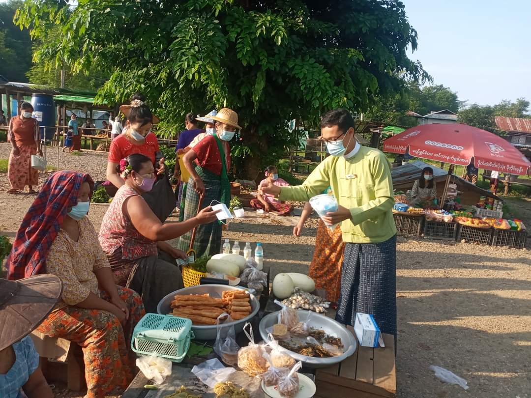 မကွေးတိုင်းဒေသကြီး၊ မင်းတုန်းမြို့ အမှတ် ၄ ရပ်ကွက် ယာယီဈေးတွင် Mask