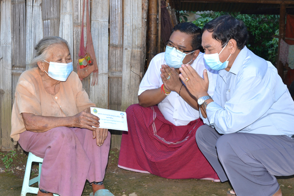 တန့်ယန်းမြို့နယ်တွင် အသက် ၈၅ နှစ်အထက် သက်ကြီးဘိုးဘွားများအား လူမှုရေးပင
