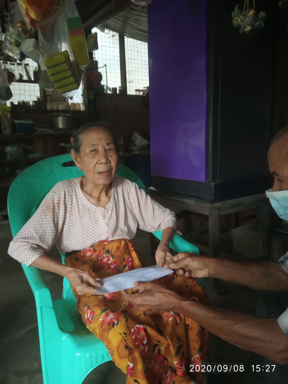 ဒိုက်ဦးမြို့တွင် အသက် ၈၅ နှစ်နှင့်အထက် ဘိုးဘွားများအား အိမ်တိုင်ရာရောက