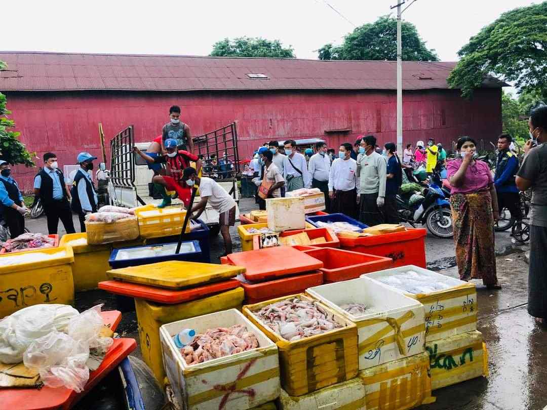 မွန်ပြည်နယ် မော်လမြိုင်၌ အေးခဲအသားများအားဖမ်းဆီးသိမ်းဆည်း၍ မီးရှို့ဖျက
