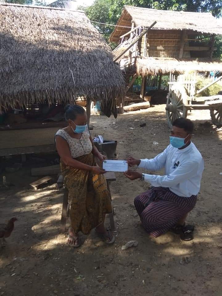 လယ်ဝေးမြို့နယ်အတွင်း ၈၅ နှစ်အထက် ဘိုးဘွားများအား ထောက်ပံ့ငွေများ အိမ
