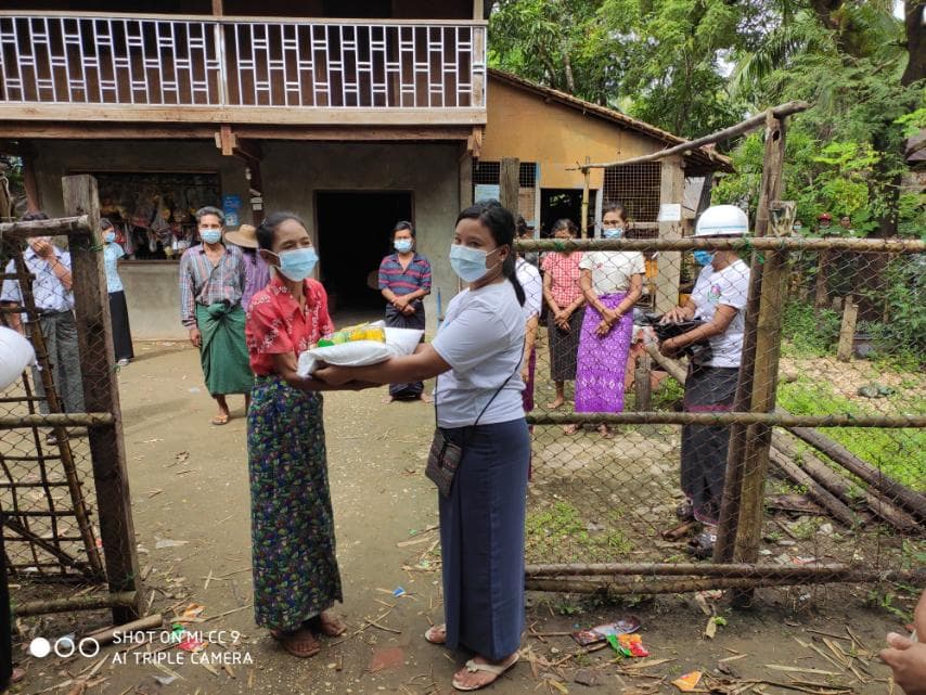 ငပုတောမြို့တွင် ကိုဗစ် ၁၉ ကာလအတွင်း ဝင်ငွေနည်းပါးသည့် အိမ်ထောင်စု ၅၀ အား အခြေခံစားသောက်ကုန် မ