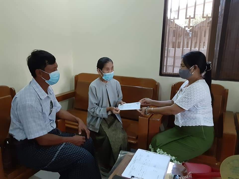 သီပေါမြို့နယ်တွင် အသက်၈၀နှင့်၈၅နှစ်အတွင်း ဘိုးဘွားများအား ထောက်ပံ့ငွေပေးအပ် Information 
