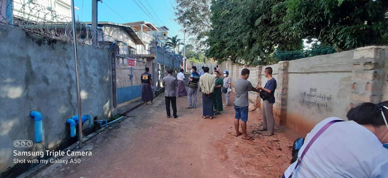 လားရှိုးမြို့နေသူ ယာဉ်မောင်းတစ်ဦး မူဆယ်မြို့ ၁၀၅ မိုင် ကုန်သွယ်ရေးဇုံ