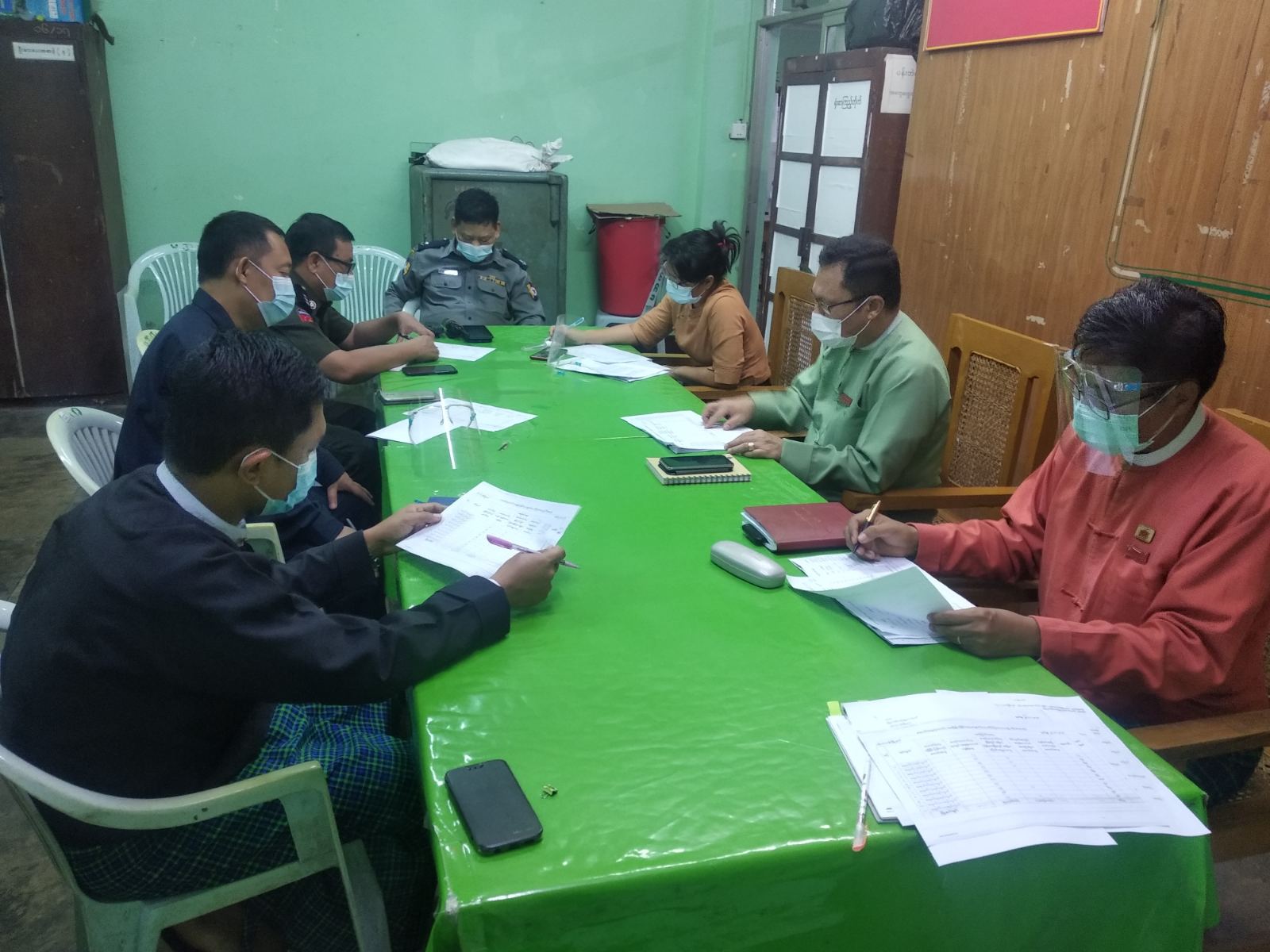 ပန်းဘဲတန်းမြို့နယ်တွင် ပုံမှန်ဝင်ငွေမရှိသော အခြေခံလူတန်းစားအိမ်ထောင်စုမ