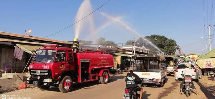 ပေါက်ခေါင်းမြို့ မြို့မစည်ပင်သာယာဈေးကြီးတွင် မီးဘေးကြိုတင်ကာကွယ်ရေး မီးငြိမ်း သတ်နည်း လက်တ