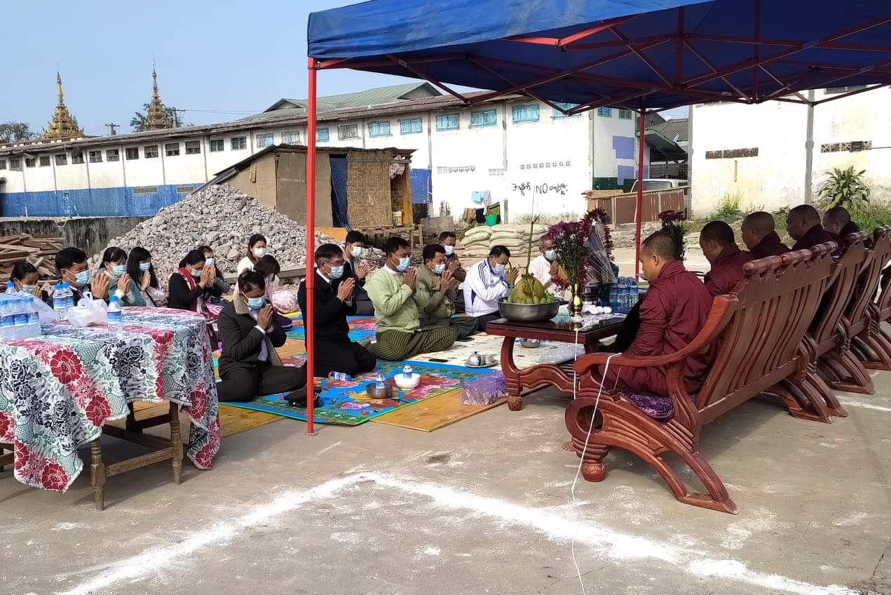 နမ့်ခမ်းမြို့၌ မိုးလုံလေလုံ အားကစားကွင်းဆောက်လုပ်မည့် မြေနေရာအား မြေသန့
