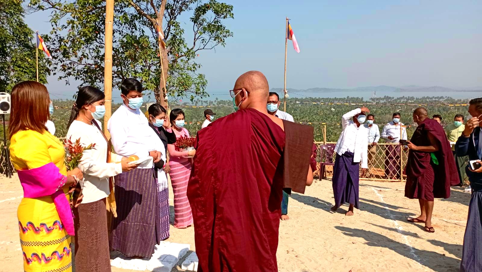 ဂွမြို့ရာဇပဗ္ဗတ မင်းတောင်စေတီတော်မြတ်ကြီးတွင် ရပ်တော်မူ စကျင် ရုပ်ပ