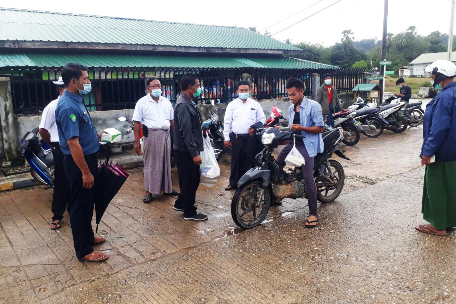 ဘုတ်ပြင်းမြို့တွင် နှာခေါင်းစည်း Mask တပ်ဆင်ခြင်းမရှိသည့်လမ်းသ