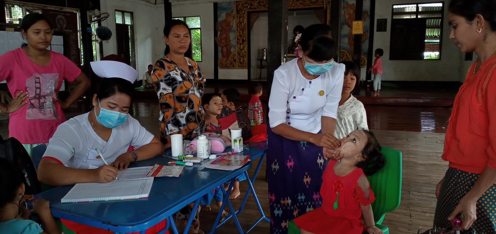 ကော့ကရိတ်မြို့တွင် အသက် ၆ လမှ ၅ နှစ်အထိ က လေးငယ်များအား ဗီတာမင် အေနှင့်သန်ချ ဆေးများတိုက် က