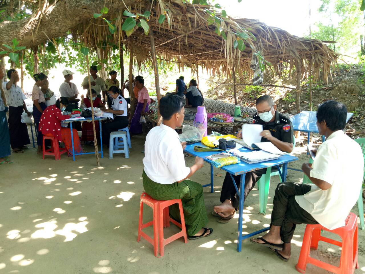 ချောက်မြို့နယ်တွင် သစ္စာစီမံချက်ဖြင့် နိုင်ငံသားစိစစ်ရေးကတ်ပြားများ