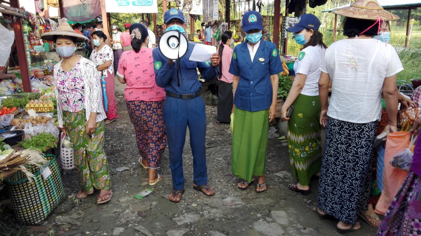 လေးမျက်နှာ၌ အေးခဲအသားများ၊ ကုန်ညွှန်းအမှတ်အသား ကိုက်ညီမှုမရှိသော အလှကုန်ပစ္စည်းများ စျေးကွက်အတွင