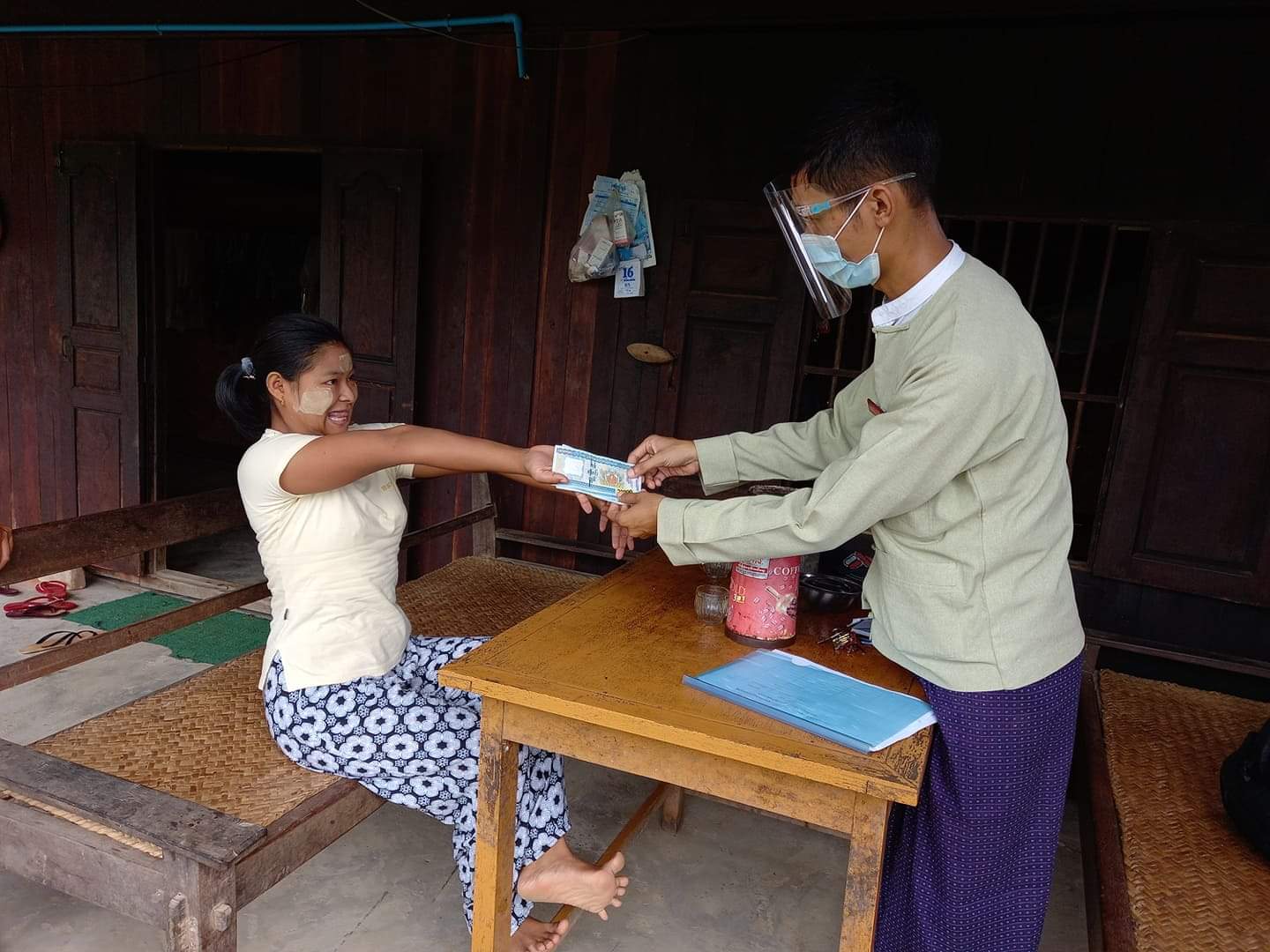 တန့်ဆည်မြို့နယ်၌ မသန်စွမ်းသူများအား ထောက်ပံ့ငွေပေးအပ် Information And