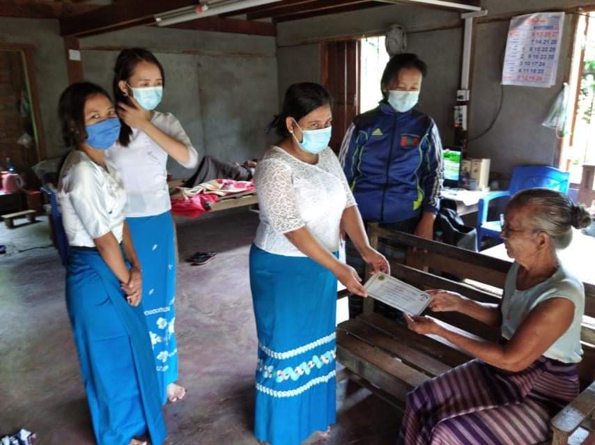 သံတောင်မြို့တွင် ကိုဗစ် ၁၉ ရောဂါ စီးပွားရေးကုစားမှု အစီအစဉ်အရ အသက် ၈၀