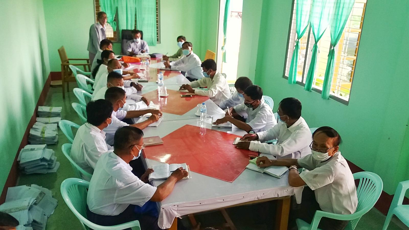 နတ်မောက်မြို့နယ်ရွေးကောက်ပွဲကော်မရှင်အဖွဲ့ခွဲနှင့်နိုင်ငံရေးပါတီများတွေ့ဆုံပွဲကျင်းပ