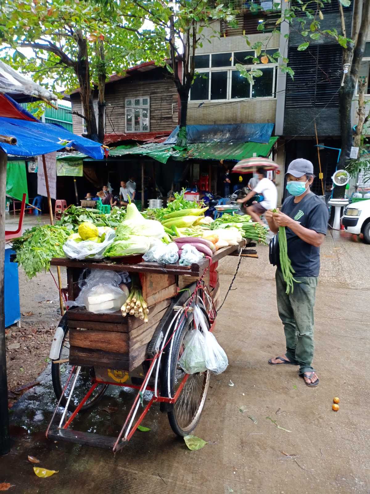 ကမာရွတ်မြို့နယ်ကိုဗစ် ၁၉ ကာလအတွင်းပြည်သူများအဆင်ပြေစေရန် သားငါး၊ကုန်စိမ်းများ လှည့်လည်ရောင်းခ