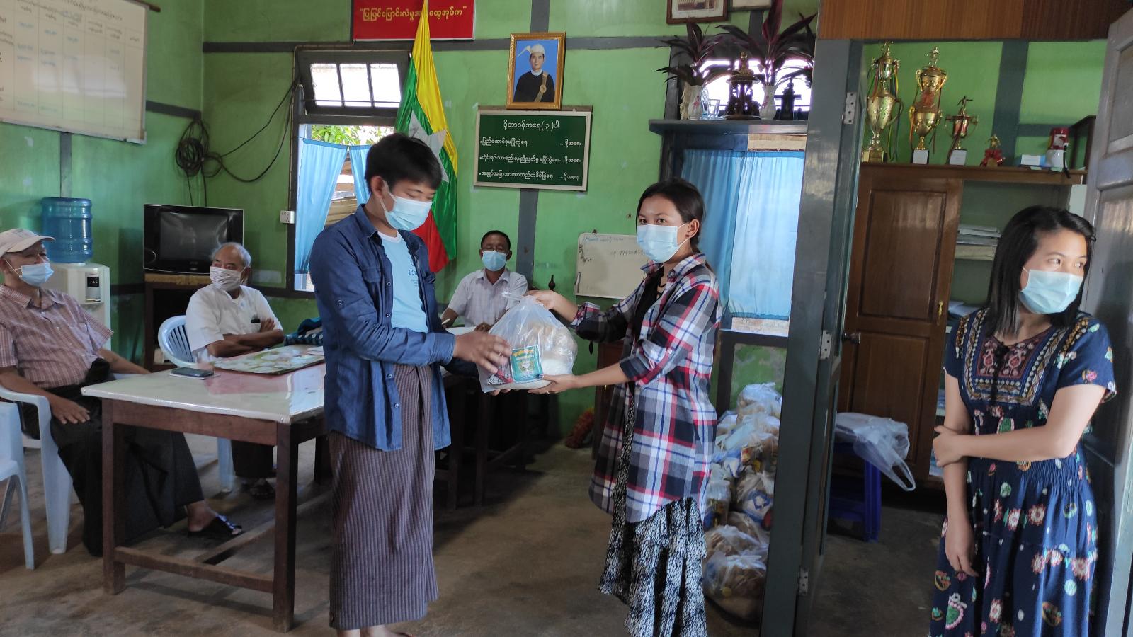 ကျောက်မဲမြို့၊ ၉ ရပ်ကွက် လူငယ်တစ်စုမှစုပေါင်း၍ ပုံမှန်ဝင်ငွေမရှိသည့