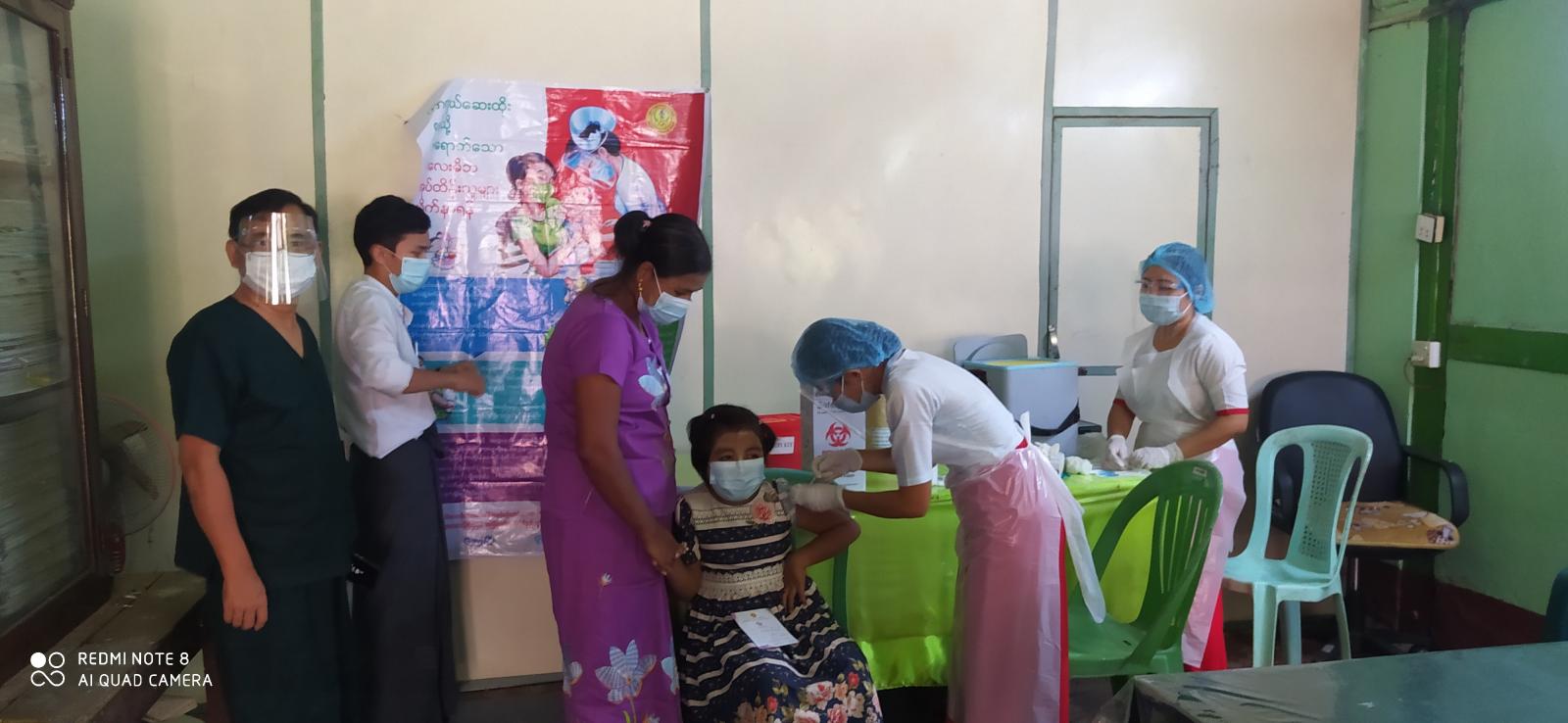 လက်ပံတန်းမြို့နယ်တွင် ပုံမှန်ကာကွယ်ဆေးထိုးဆေးတိုက် အစီအစဉ်တွင် အိတ်ခ