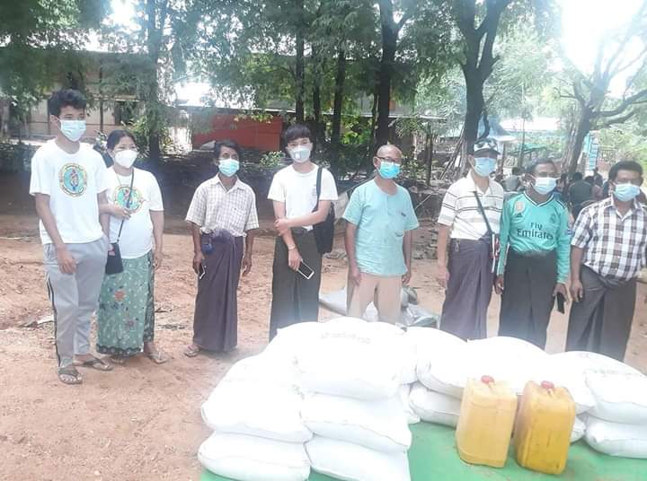 နတ်မောက်မြို့နယ်အတွင်းရှိ ကျေးရွာများသို့ သွားရောက်၍ ဆန်၊ ဆီ နှင့