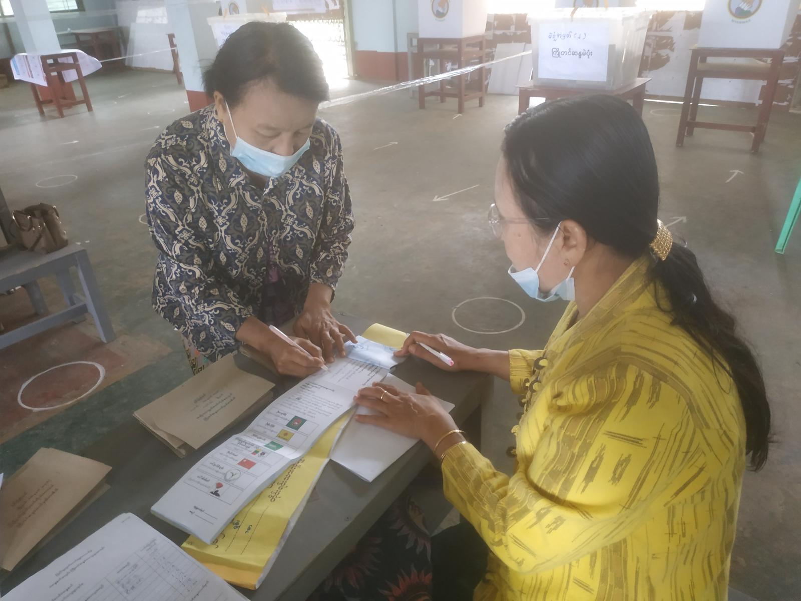 နောင်ချိုမြို့နယ်အတွင်းရှိ အသက် ၆၀ နှစ်အထက် မဲဆန္ဒရှင် ပြည်သူများက ရပ်ကွက်နှင့်ကျေးရွာအုပ်စု ကော