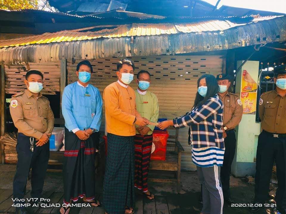 မြဝတီမြို့တွင် မီးဘေးသင့်အိမ်ထောင်စုအား ထောက်ပံ့ငွေနှင့်ပစ္စည်းမ