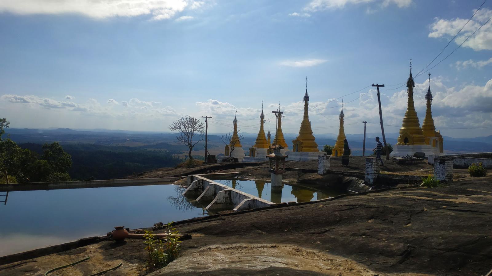 စစ်ကိုင်းတိုင်းဒေသကြီး ကောလင်းခရိုင် ဝန်းသိုမြို့နယ်အတွင်းရှိ “ပျော်တောင်”တောင်ရိုး ရှေးဟောင