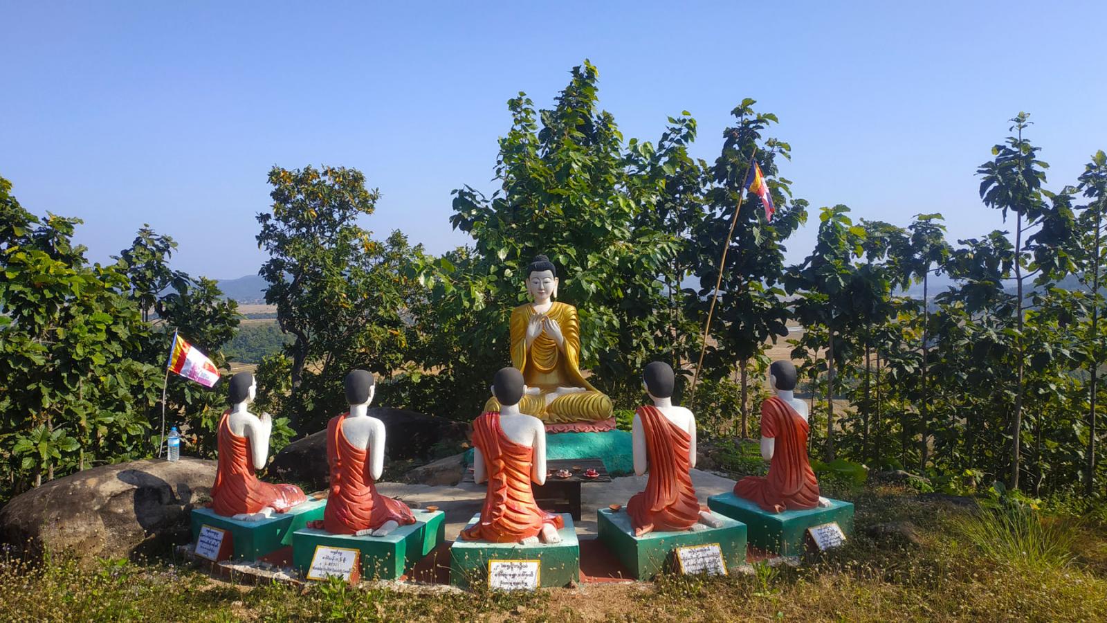 ဗုဒ္ဓမြတ်စွာဘုရား၏ အောက်လက်ဝဲစွယ်တော်ပွား ကိန်းဝပ်စံပယ်တော်မူသည့် ဝန်းသိုမြို့နယ် သီရိမြန်မာစွယ
