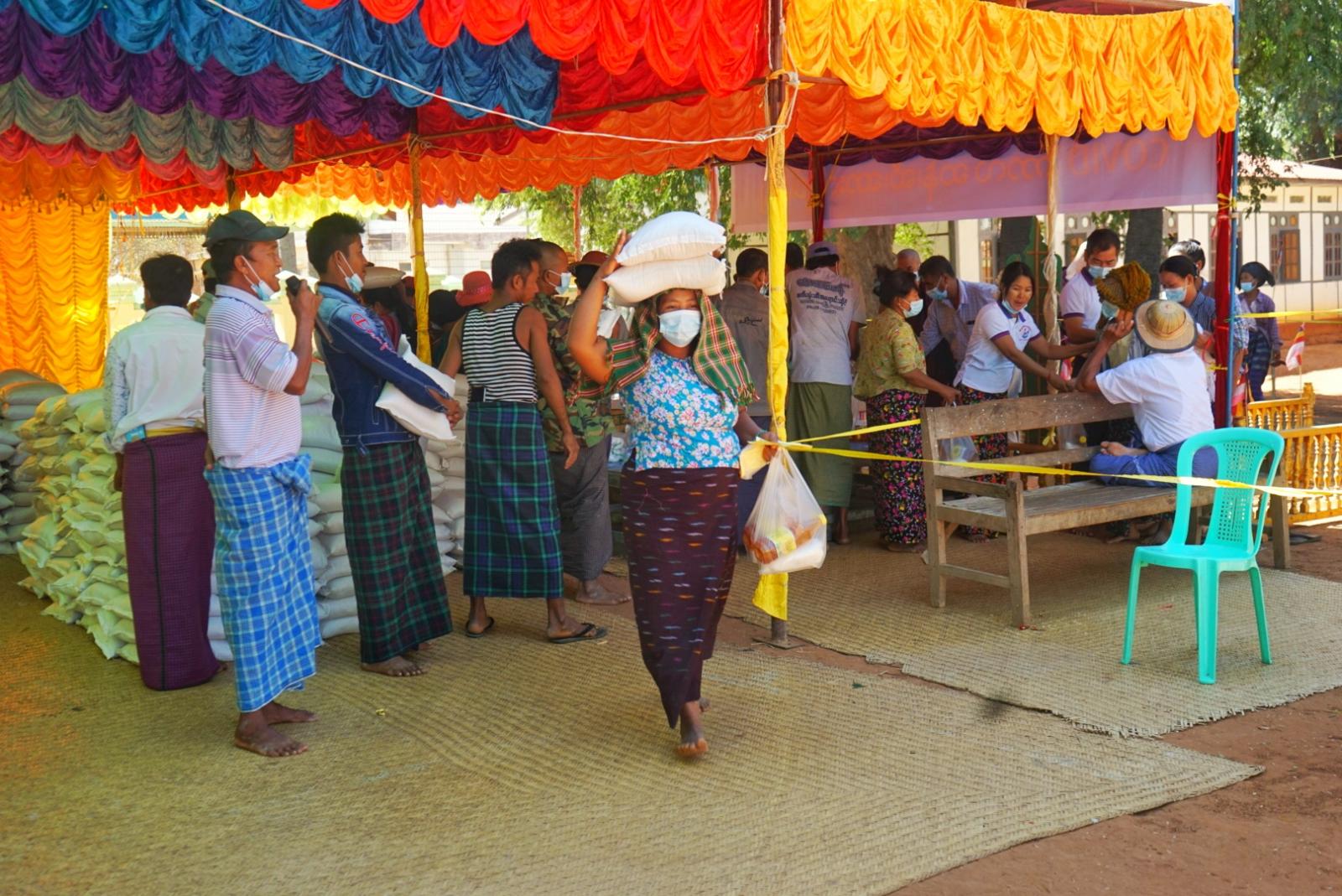 နတ်မောက်မြို့နယ် ကုလားရှင်စံပြကျေးရွာတွင် ကိုဗစ် ၁၉ ရောဂါ ကာကွယ်ထိန်းခ