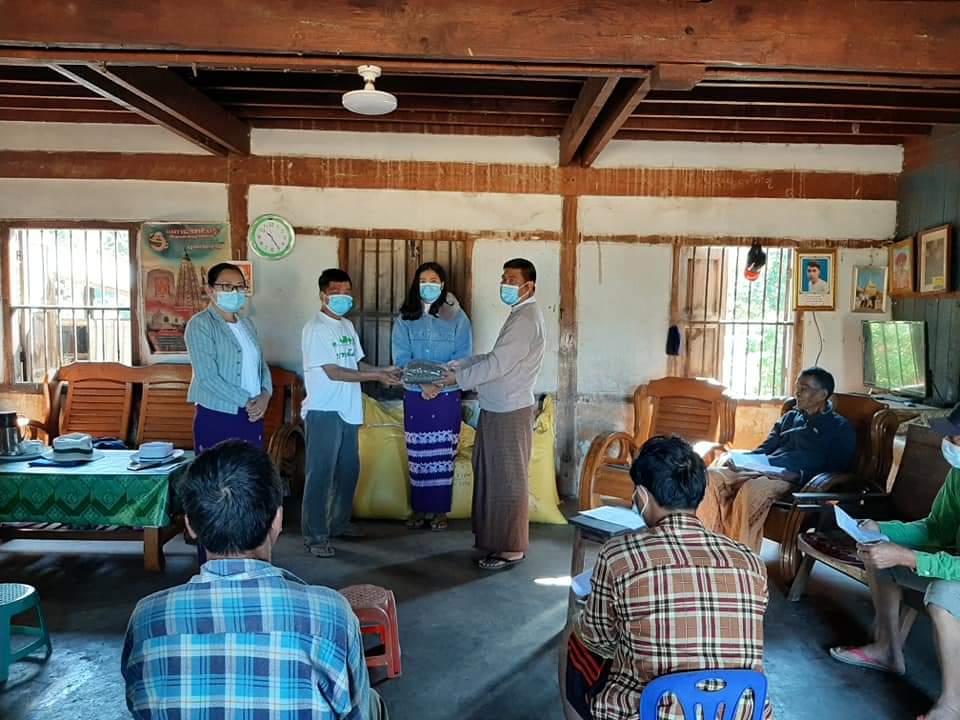 သီပေါမြို့နယ် စိုက်ပျိုးရေးဦးစီးဌာနမှ နွေစပါးစိုက်ပျိုးမည့်တောင်သူများအား ပိုက်ဆံလျှော်သစ်စိမ်း 