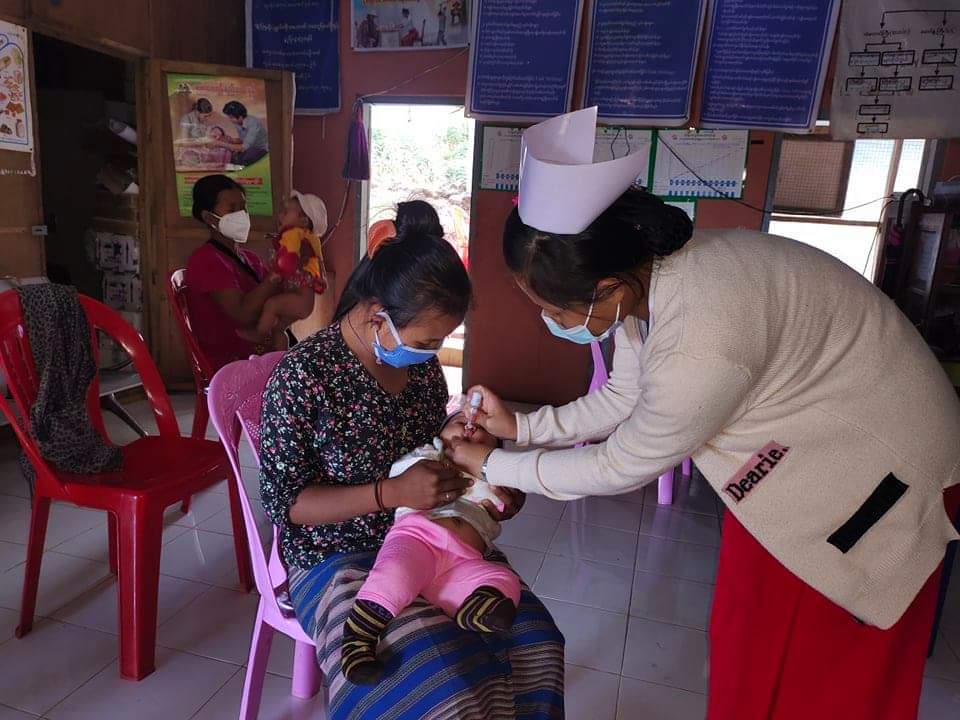 သံတောင်ကြီးမြို့တွင် အသက် ၂ နှစ်အောက်ကလေးများအားပုံမှန်ကာကွယ်ဆေးထိုးန