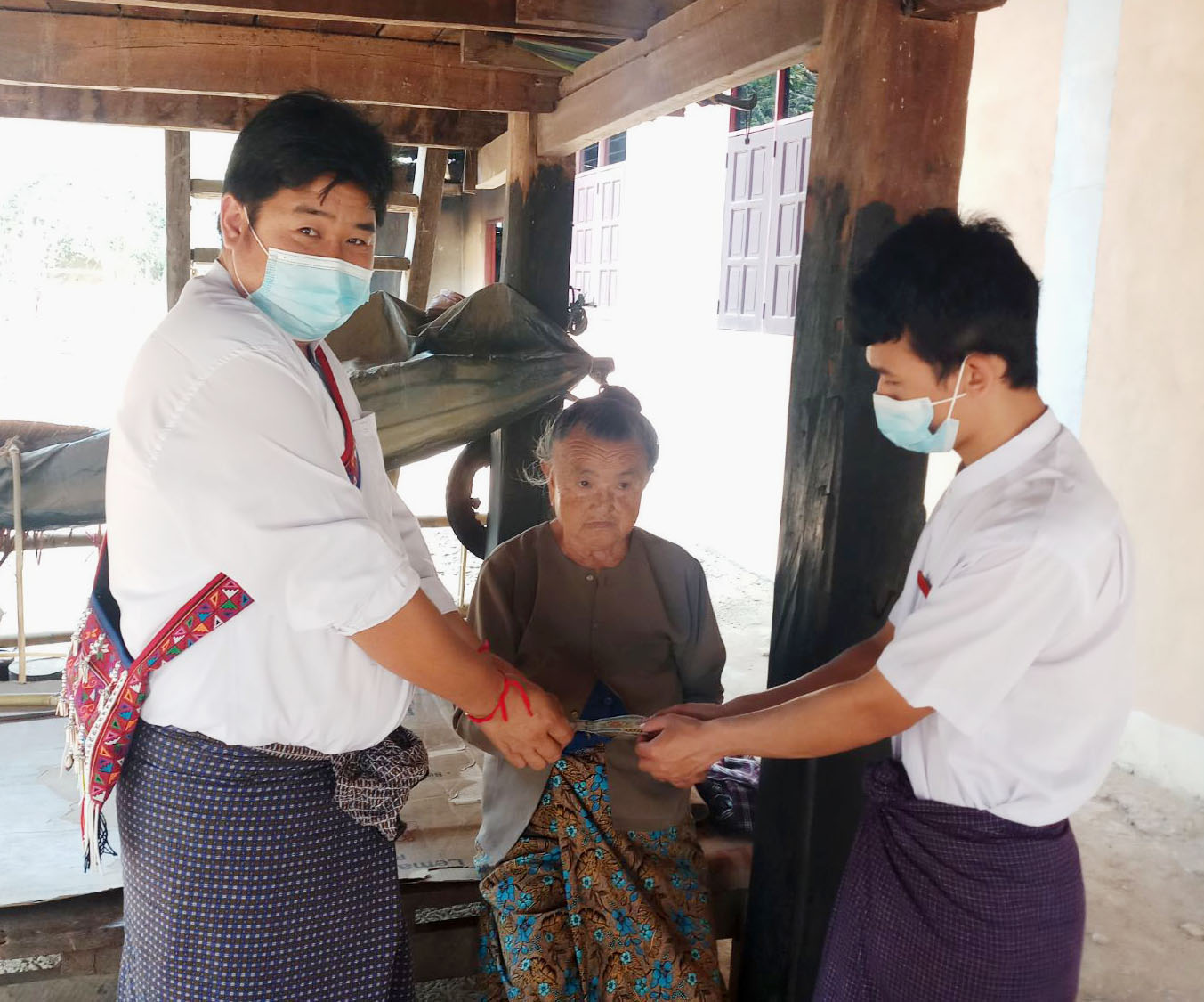 ကျိုင်းလပ်မြို့၌ အသက် ၈၅ နှစ်အထက် သက်ရွယ်ကြီးဘိုးဘွားများအား လူမှုရေးပင