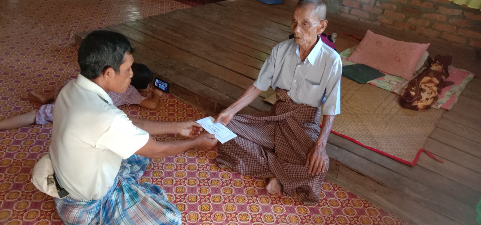 ပလောက်မြို့၊ အမှတ် ၁ ရပ်ကွက်၌ အသက် ၈၅ နှစ်နှင့်အထက် ဘိုး ဘွားများ