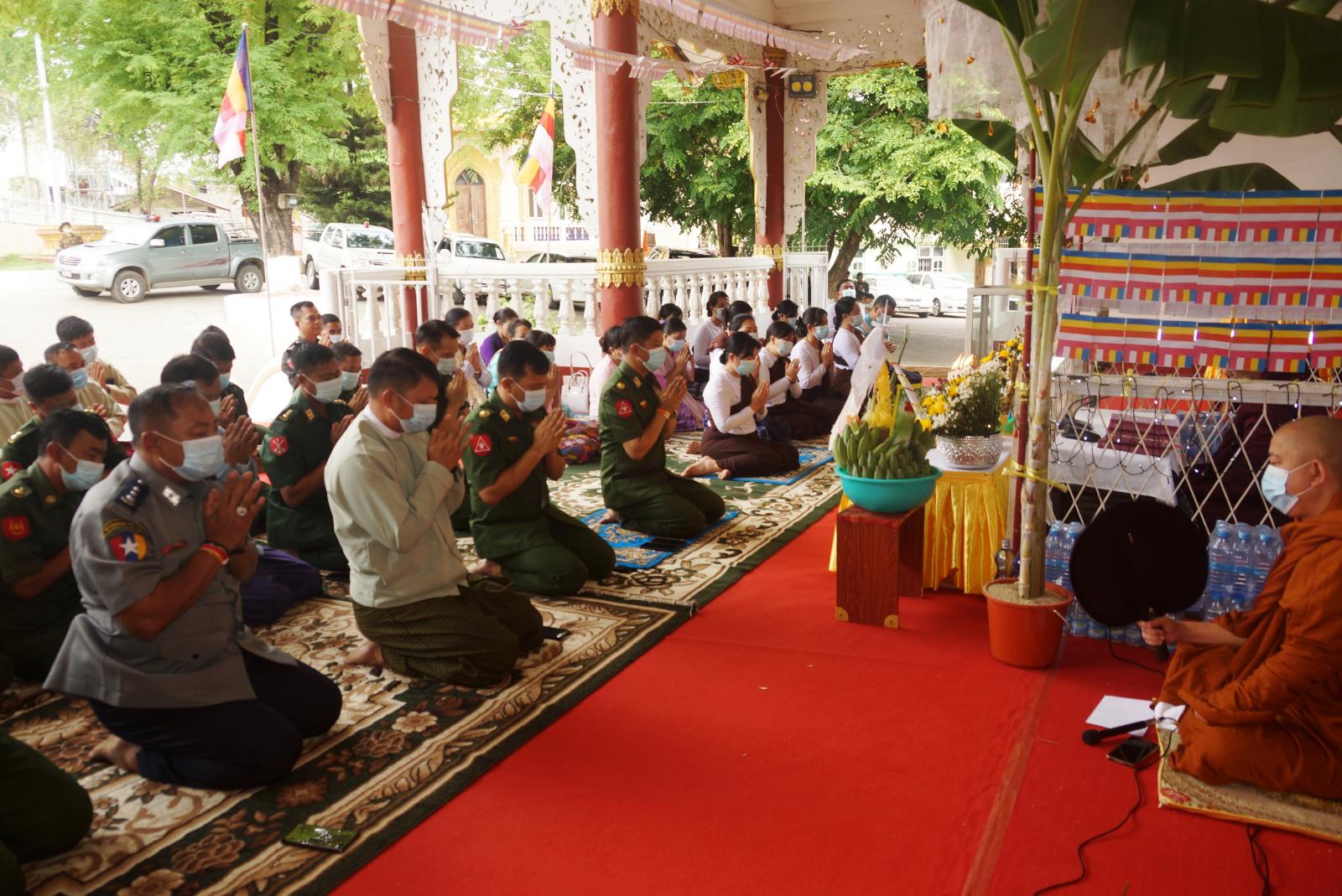 ကျိုင်းတုံမြို့ ခေမရဋ္ဌဗျာဒိတ်ပေး ရပ်တော်မူဘုရားကြီးတွင