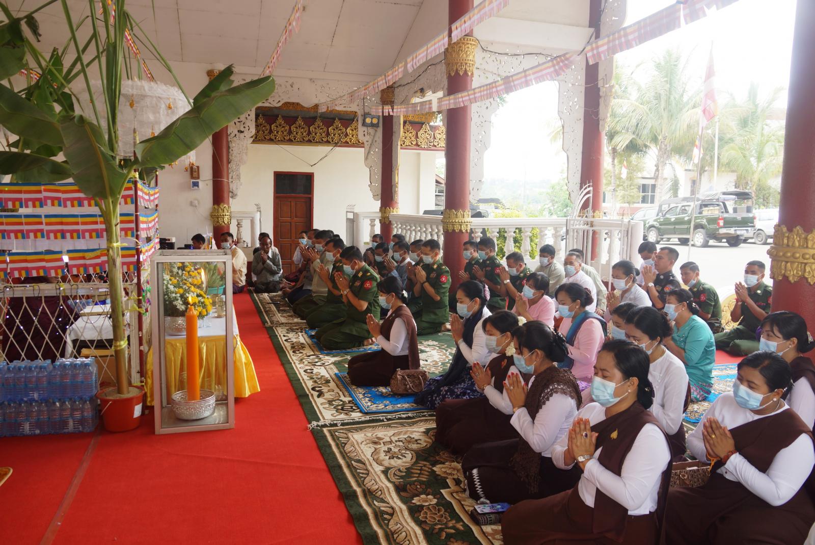 ကျိုင်းတုံမြို့ ခေမရဋ္ဌဗျာဒိတ်ပေး ရပ်တော်မူဘုရားကြီးတွင