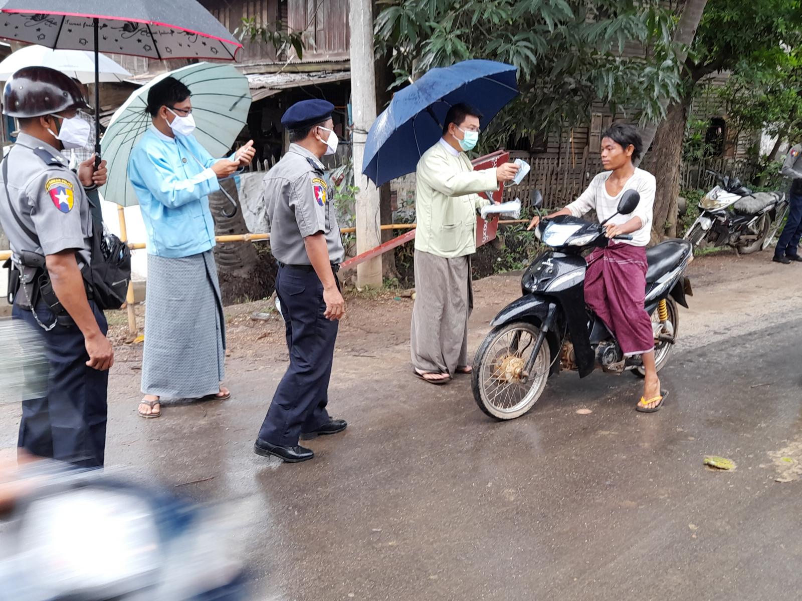 သဲကုန်းမြို့နယ်တွင် နှာခေါင်းစည်း Mask Campaign အခမဲ့ဝေငှခြင်းနှင့