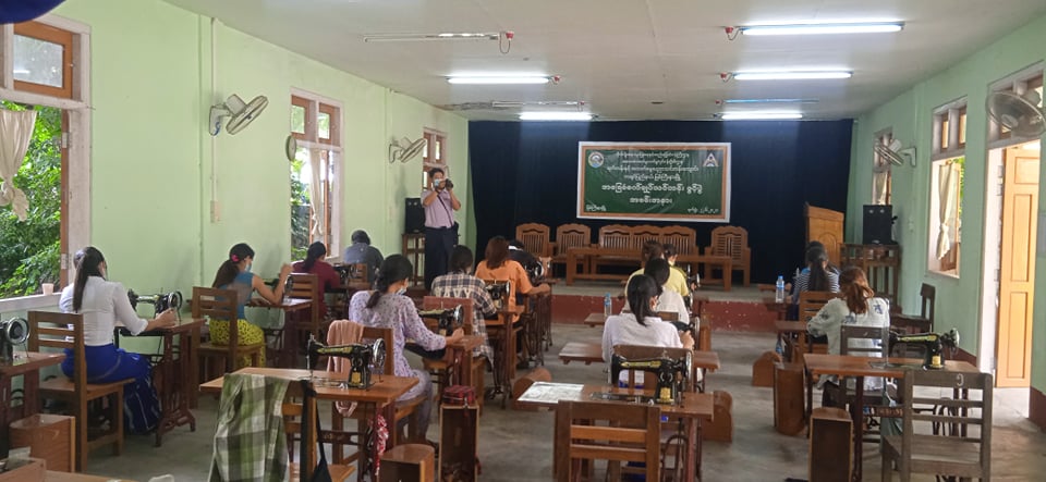 မြစ်ကြီးနားမြို့ရက်ကန်းနှင့် အသက်မွေးပညာ သင်တန်းကျောင်းတွင် အသက်မွေးဝမ
