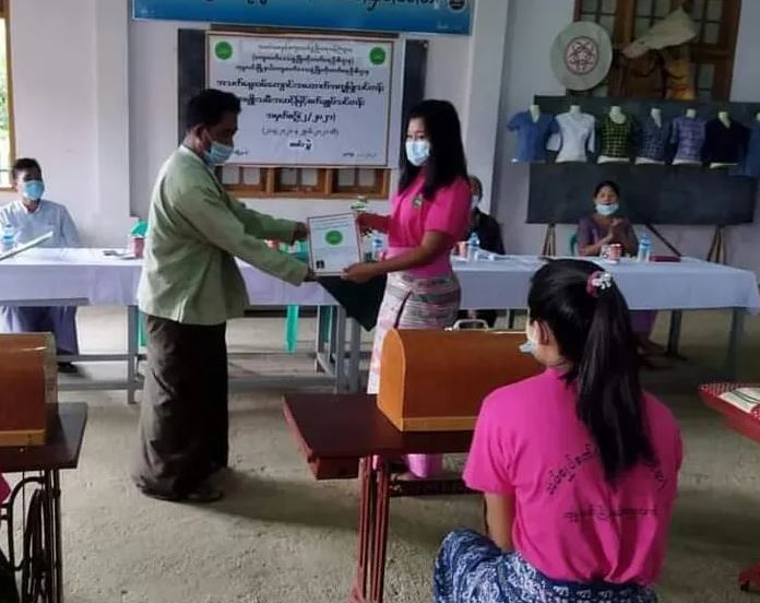 ဟုမ္မလင်းမြို့နယ်တွင် အသက်မွေးဝမ်းကျောင်း အထောက်အကူပြု အမျိုးသမီးစက်ခ