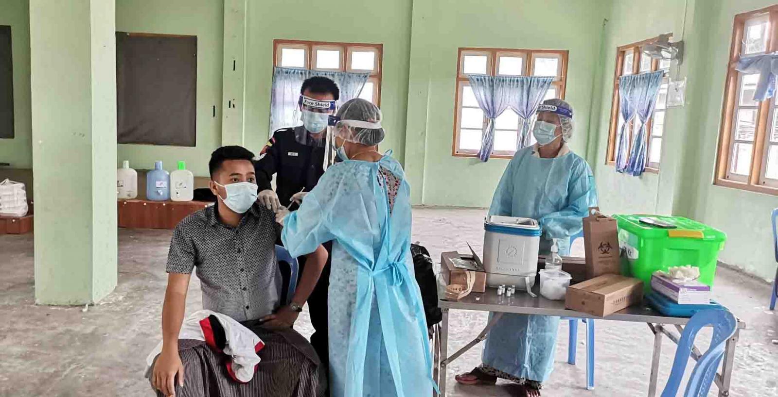 လွိုင်ကော်မြို့၌ ဌာနဆိုင်ရာ ဝန်ထမ်းများအား ကိုဗစ် ၁၉ ကာကွယ်ဆေး စတင