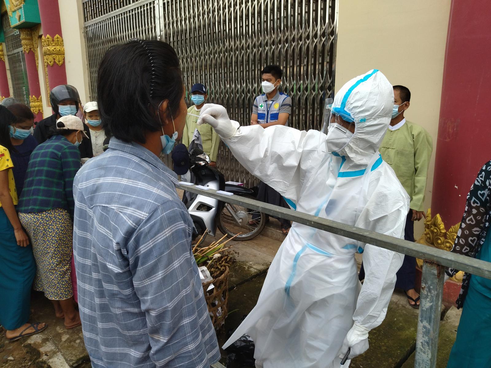 အုတ်ဖိုမြို့နယ်တွင် ရောဂါကူးစက်မှုကို အမြန်ဆုံး ကုသထိန်းချုပ်နိုင်ရေး စစ်ဆေးပေးလျက်ရှိ 