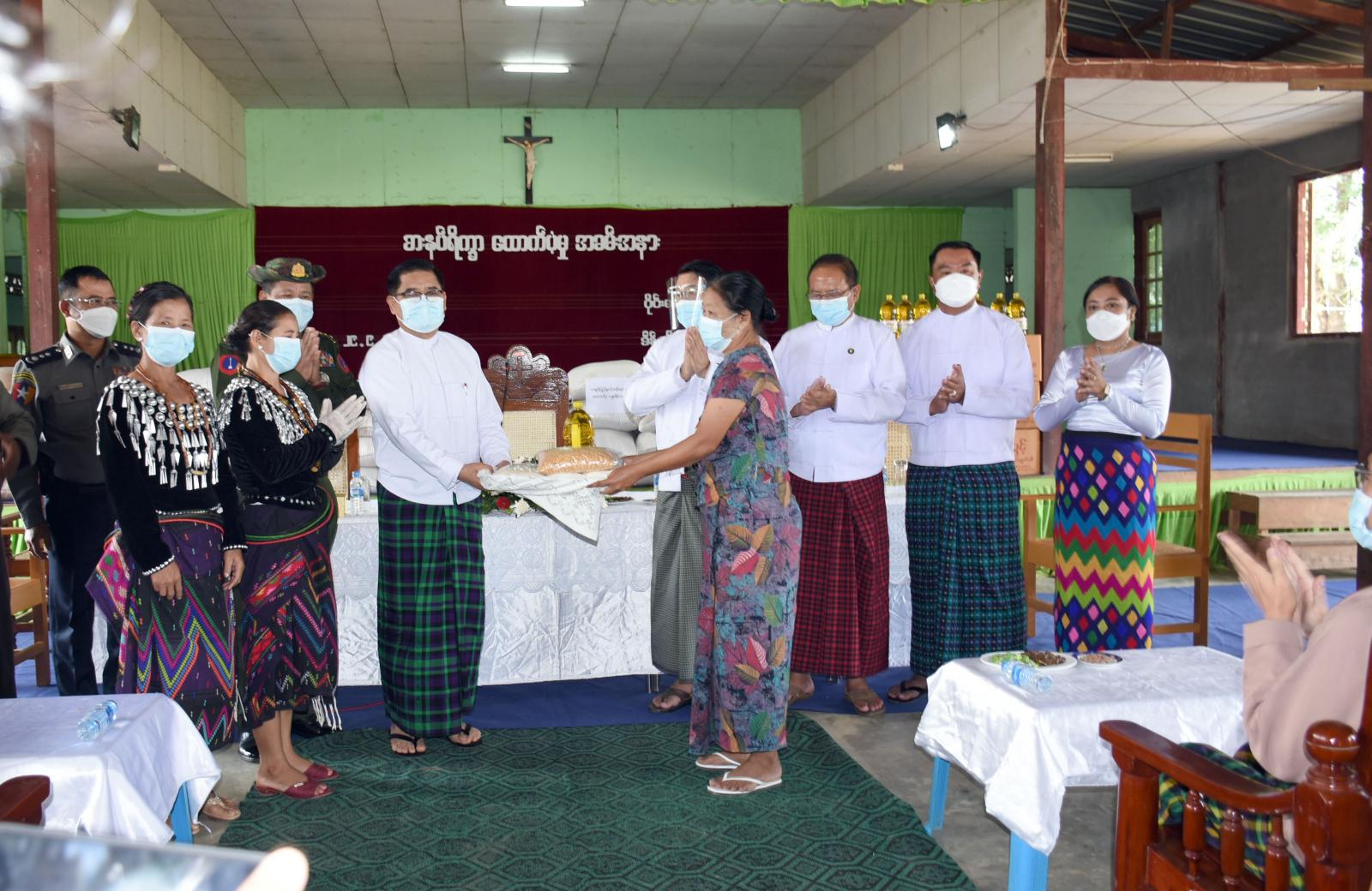 ကချင်ပြည်နယ်ဝန်ကြီးချုပ်က ဝိုင်းမော်မြို့နယ်အတွင်းရှိ နေရပ်စွန့်ခွာစခန