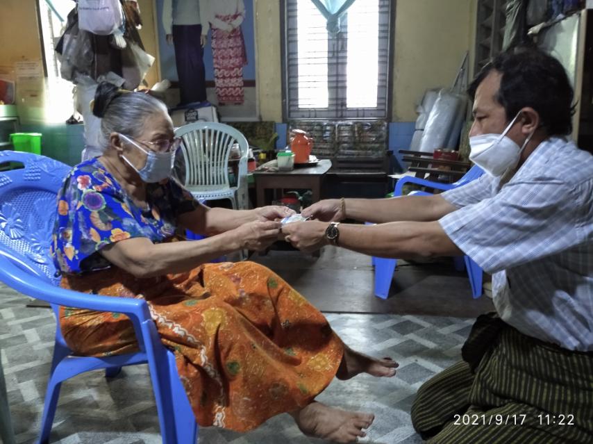 သုံးခွမြို့နယ်တွင် အသက် ၈၅ နှစ်အထက် သက်ကြီးဘိုးဘွားများအား လူမှုရေး ပင