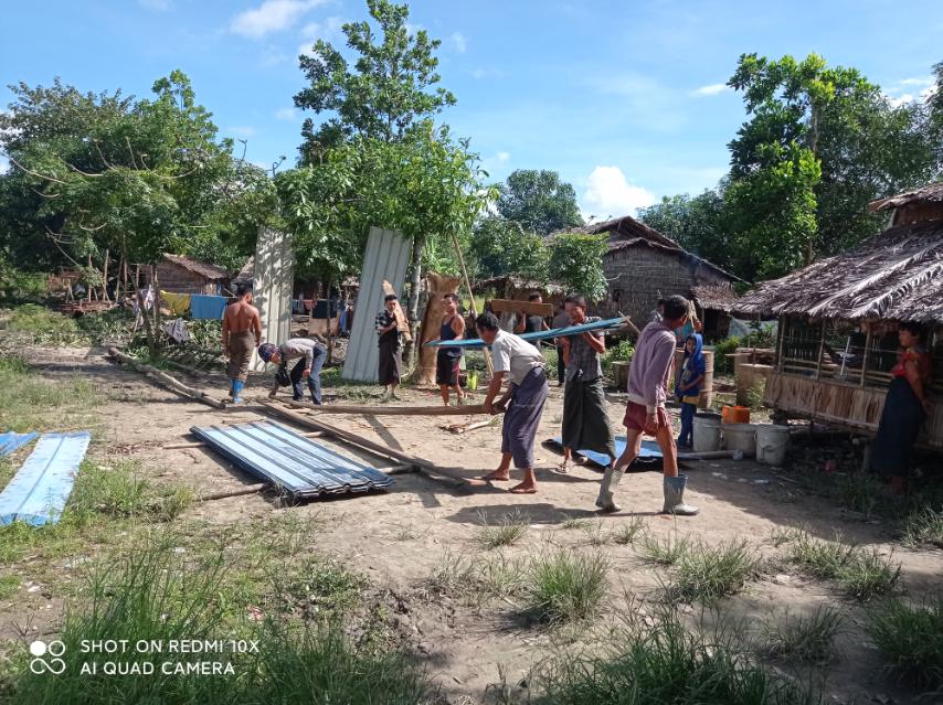 ဝါးခယ်မမြို့နယ်၊ ဟင်္သာဒုံးကျေးရွာတွင် ဧရာဝတီမြစ်ရေတိုက်စား၍ မြစ်ကမ်းပ