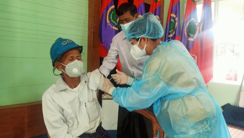 နွားထိုးကြီးမြို့နယ်တွင် အသက် ၅၅ နှစ်နဲ့ ၆၄ နှစ်ကြားပြည်သူများနှင့် ဆ