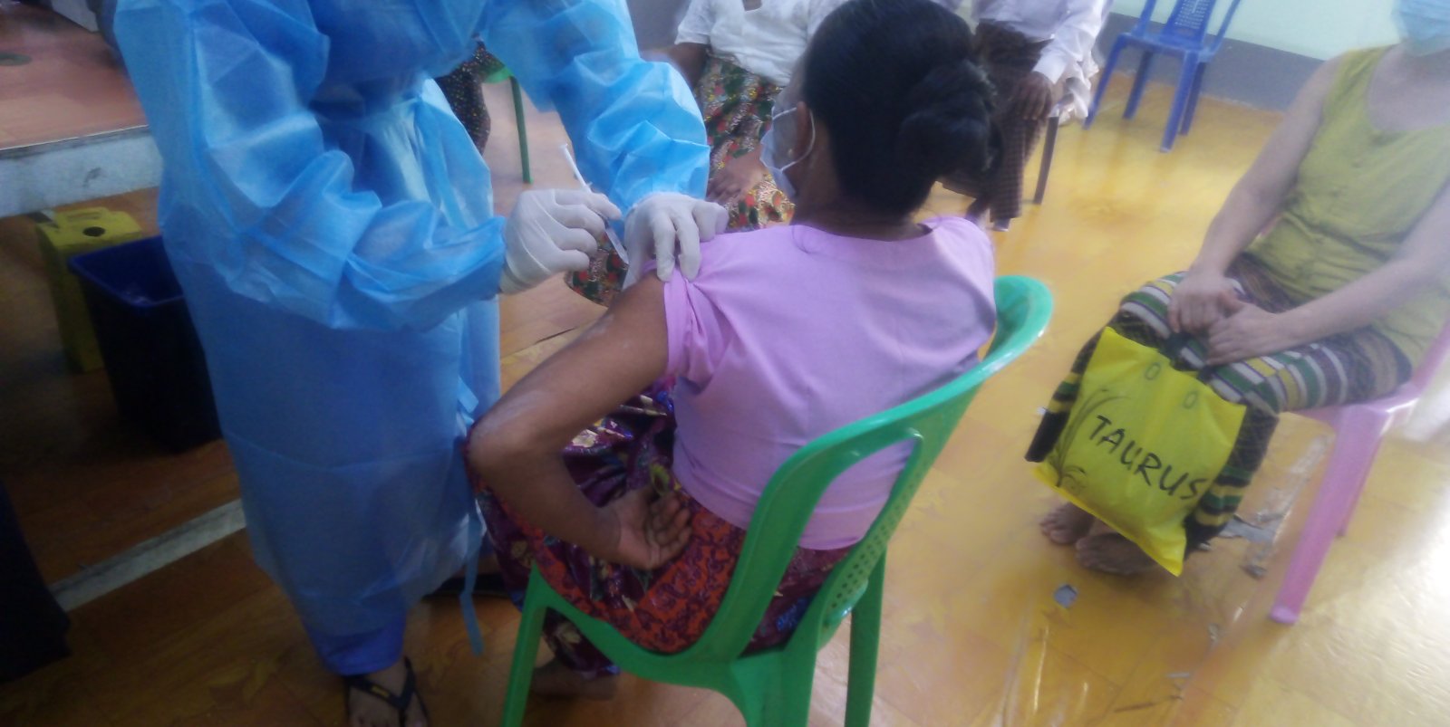 ပုဗ္ဗသီရိမြို့နယ်တွင် အသက် ၅၅ နှစ်အထက် သက်ကြီးဘိုးဘွားများနှင့် ပြည်သူမ