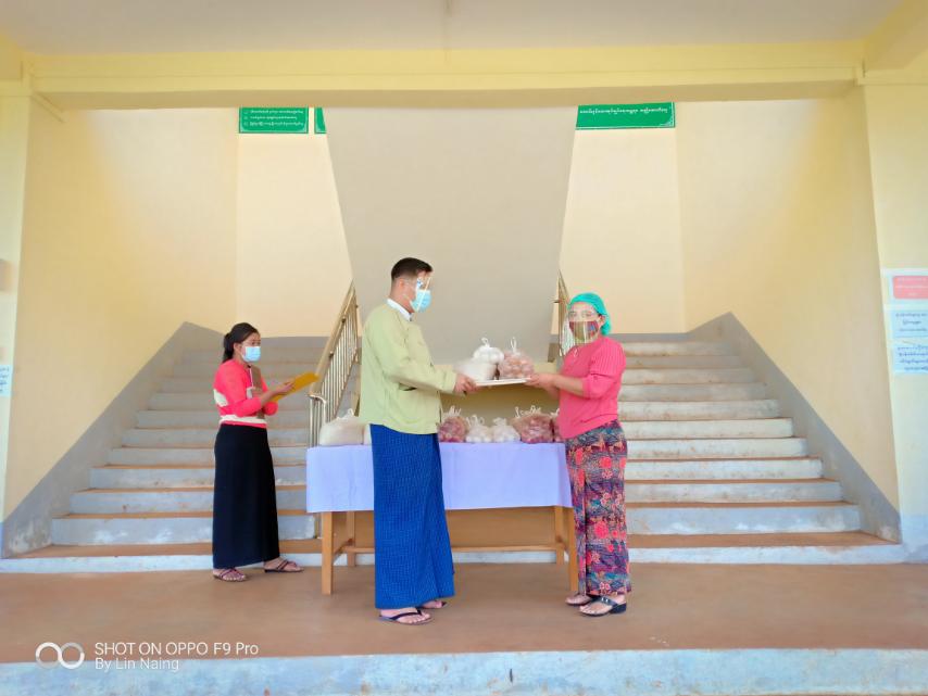 နမ္မတူမြို့နယ် အထွေထွေအုပ်ချုပ်ရေးဦးစီးဌာနရုံးရှိ ဝန်ထမ်းများအား အခ