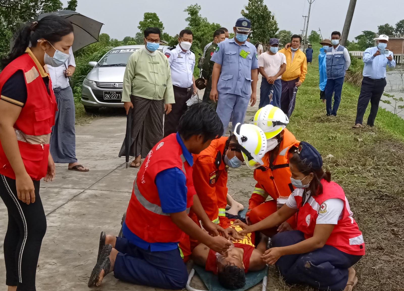 အင်္ဂပူမြို့နယ်တွင် ရေဘေးအန္တရာယ်နှင့်ပတ်သက်၍ ရှာဖွေ ကယ်ဆယ်ရေးလုပ်ငန်းမ