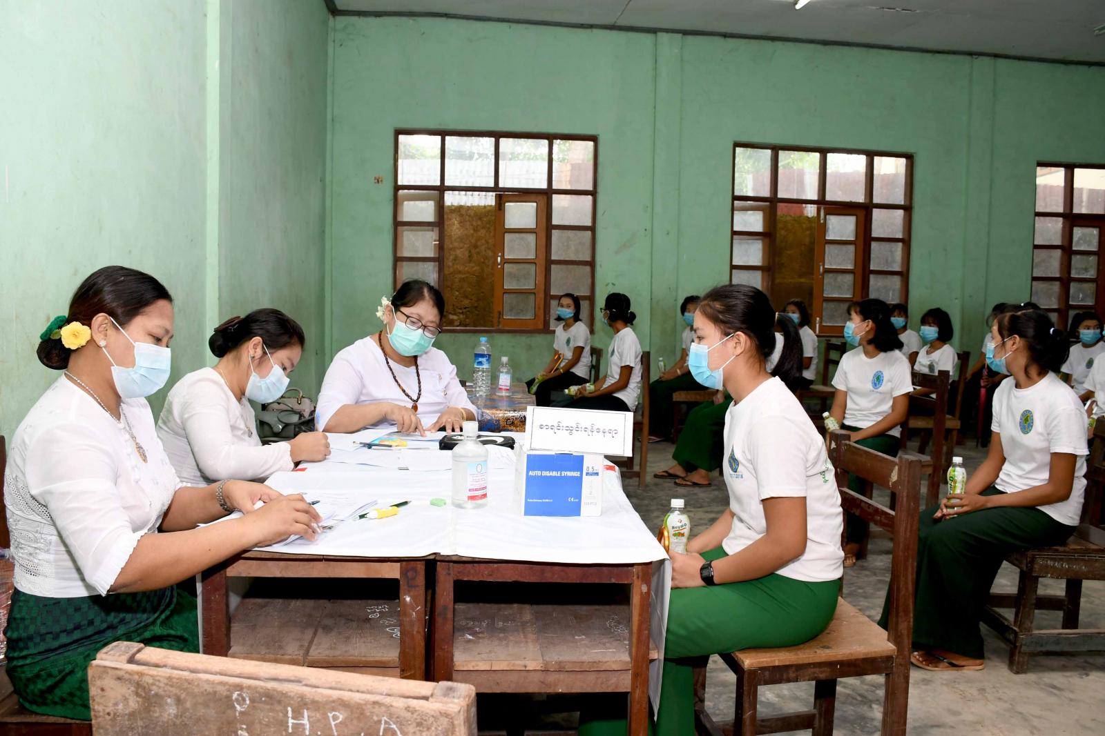 စစ်တွေမြို့၌ အသက် ၁၂ နှစ်နှင့် အထက် ကျောင်းသား၊ ကျောင်းသူများအား ကိုဗစ