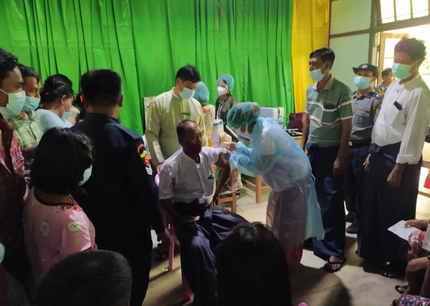 နွားထိုးကြီးမြို့နယ်တွင် အသက် ၁၈ နှစ်အထက် ပြည်သူများအား တတိယအသုတ